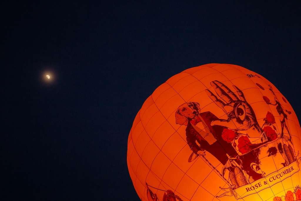 Jedan neobičan balon ovog se vikenda vinuo u nebo iznad Zagreba s ...